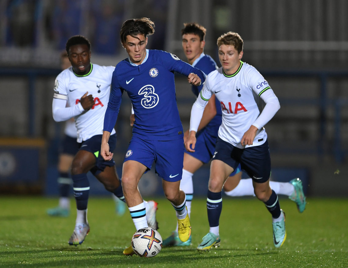 Chelsea coach compares Blues 17-year-old prospect to Mason Mount
