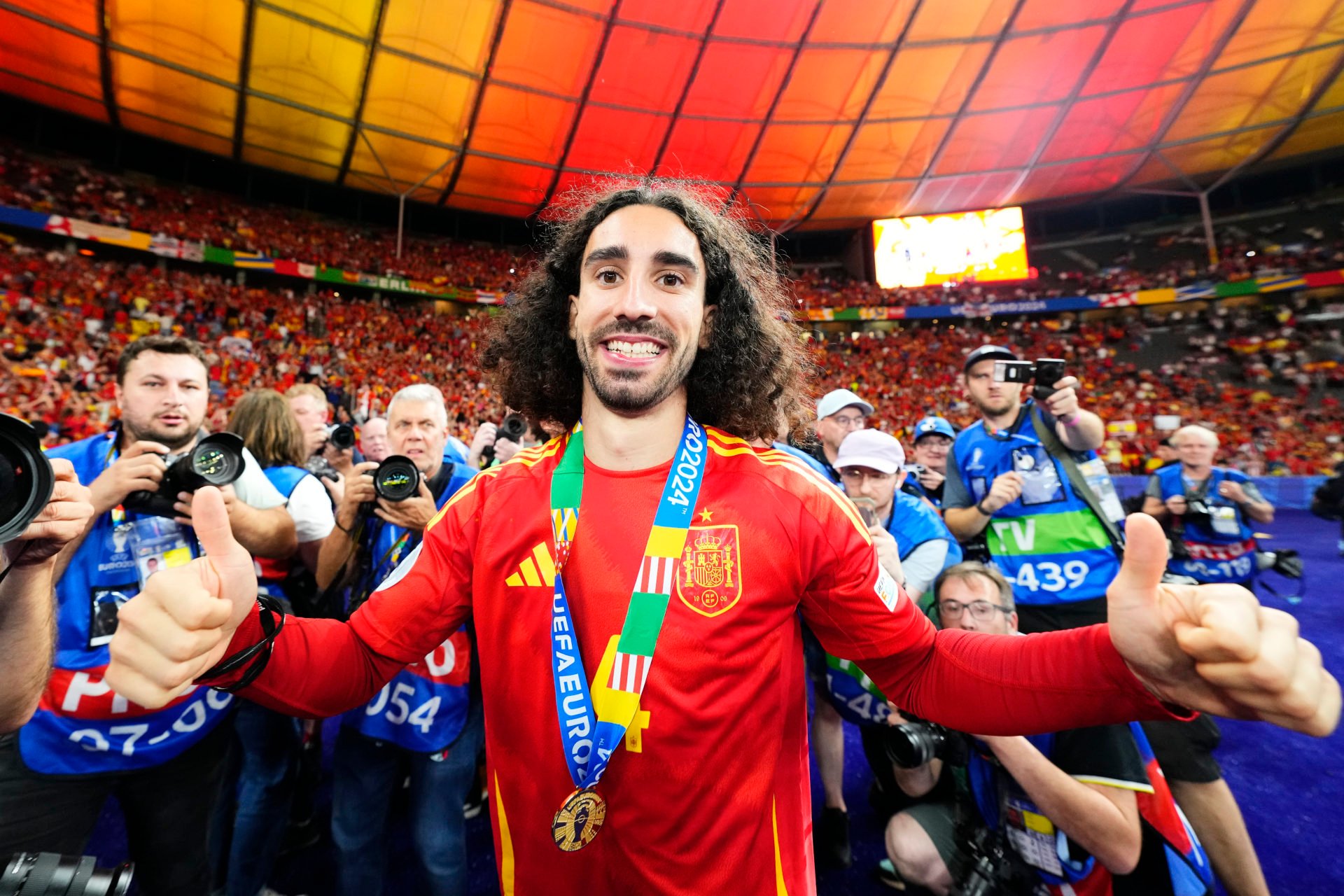 Rio Ferdinand says why he thinks Chelsea's Marc Cucurella played so ... Rio Ferdinand says why he thinks Chelsea's Marc Cucurella played so ...