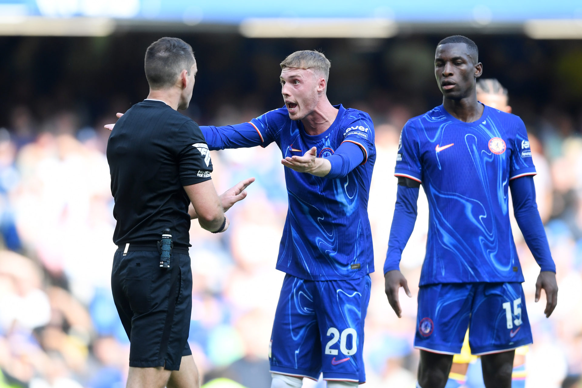 Howard Webb shares if Chelsea were robbed of a potential penalty this ...