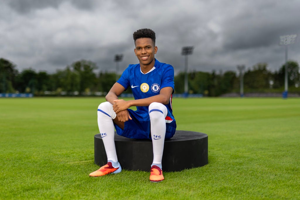 Estevao Willian pays tribute to his former club as Chelsea shirt number ...