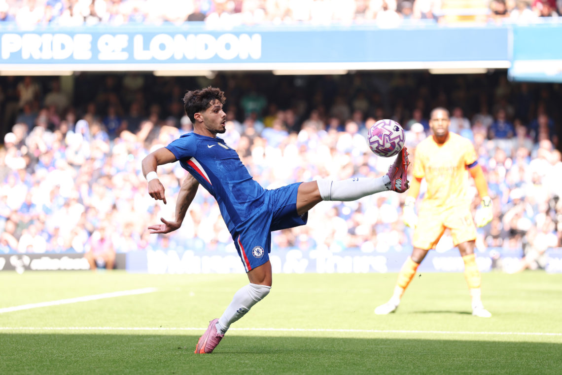 Estevao Willian welcomed into Chelsea squad as first team star takes ...