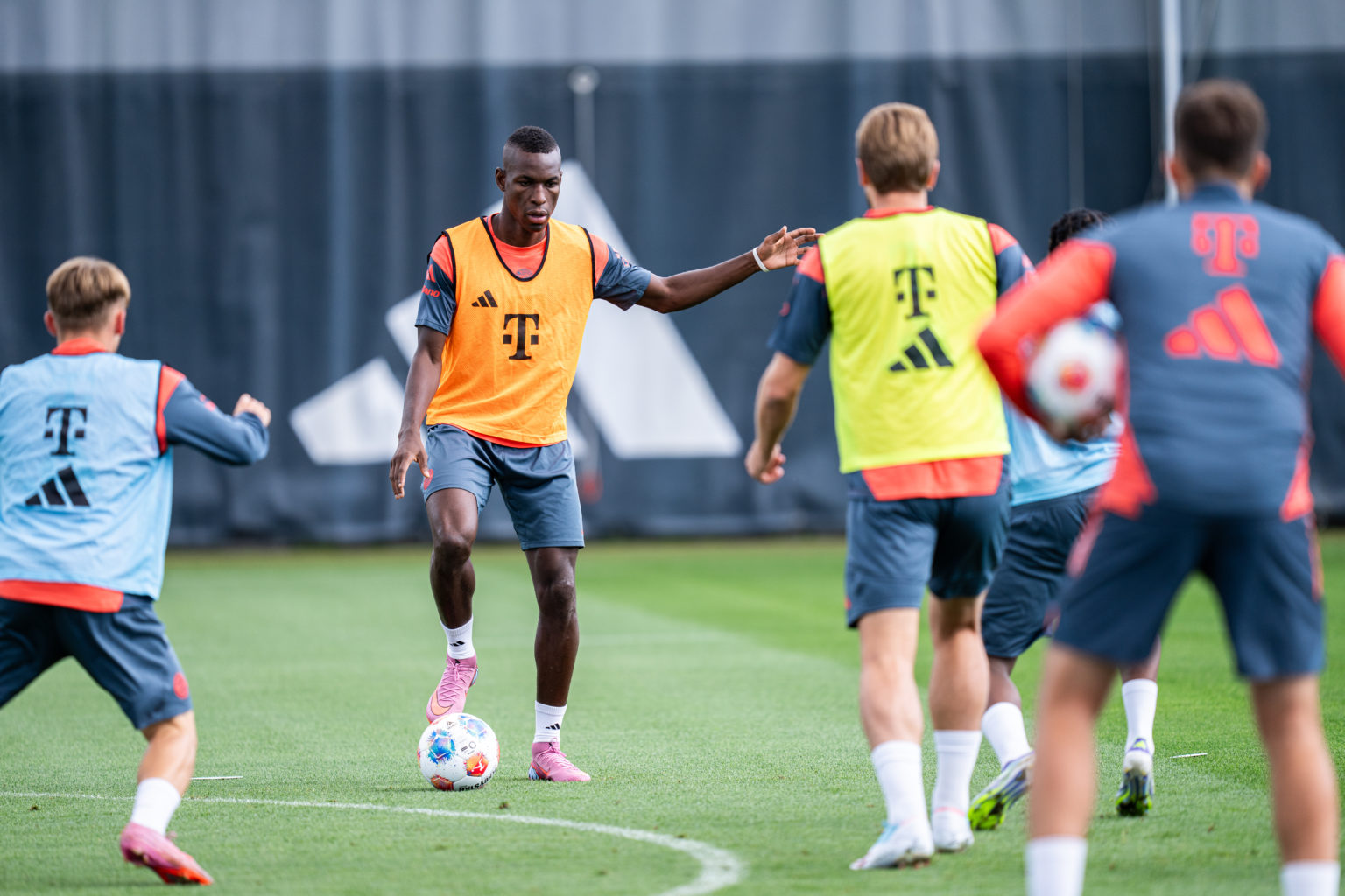 Bayern Munich director reveals Nicolas Jackson had another offer before ...