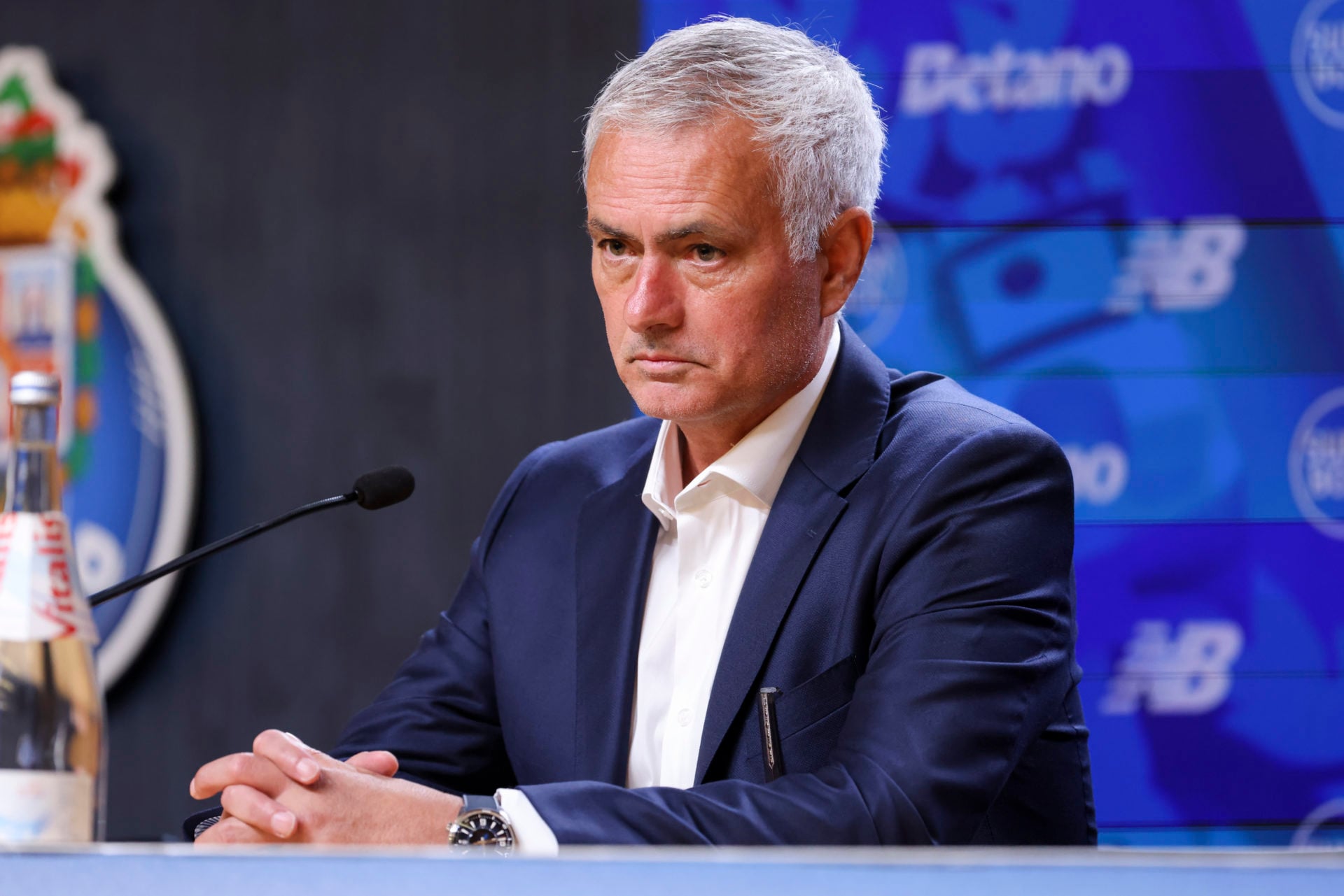 Porto fans gave Jose Mourinho a very different reception to Chelsea ...