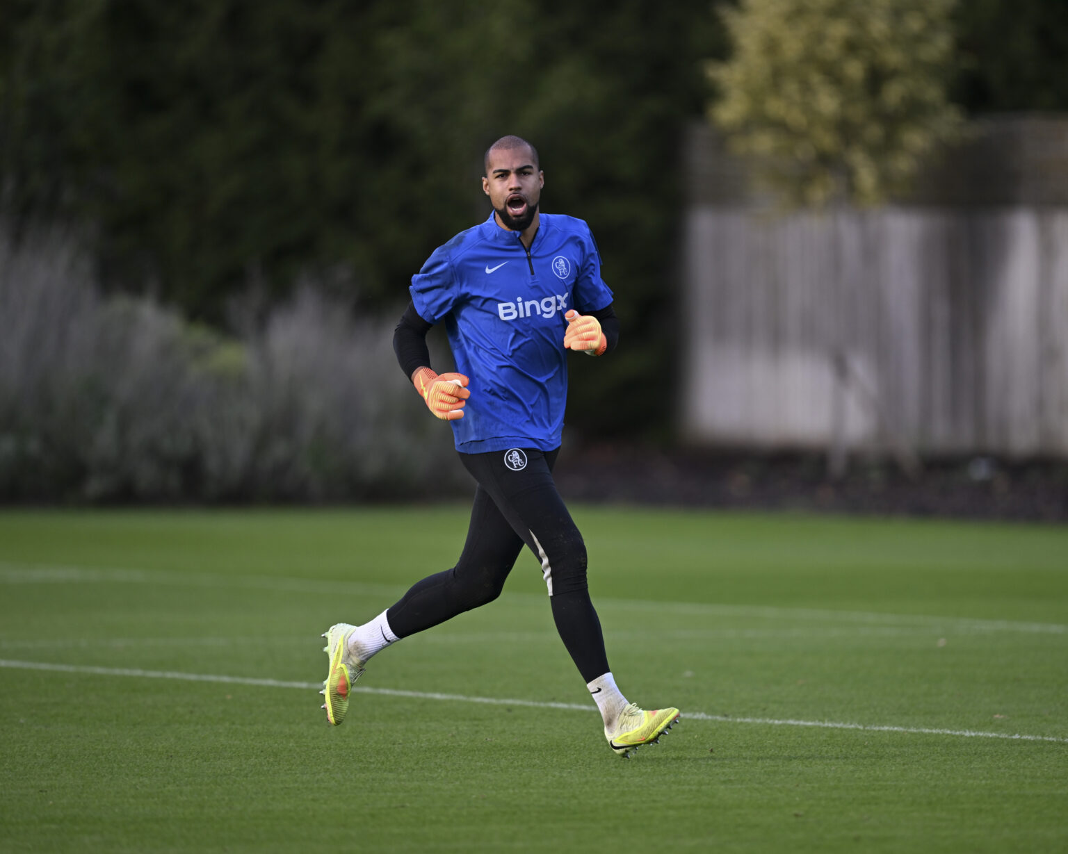 Jason Cundy shares what he's noticed about Chelsea goalkeeper Robert ...