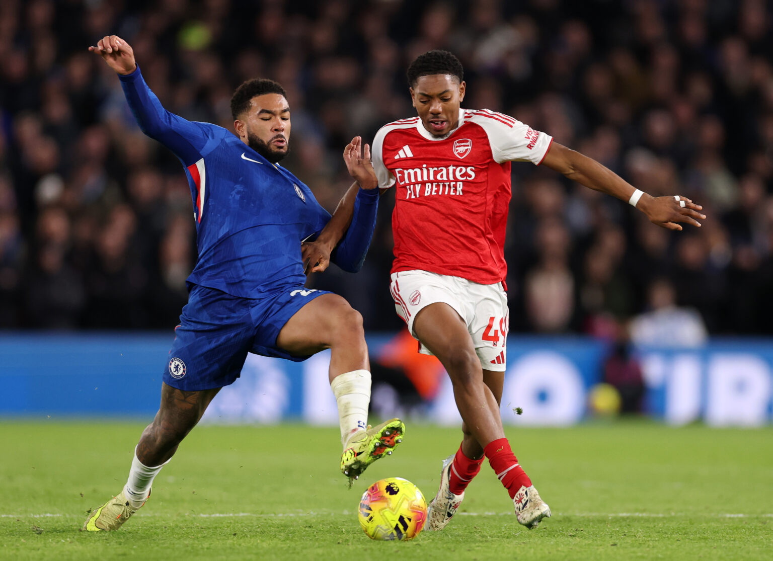 Theo Walcott breaks down why Reece James is 'very unique' after ...