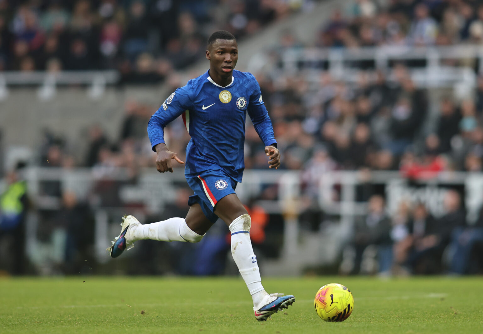 Jamie Carragher issues Chelsea fans apology as he explains Moises ...