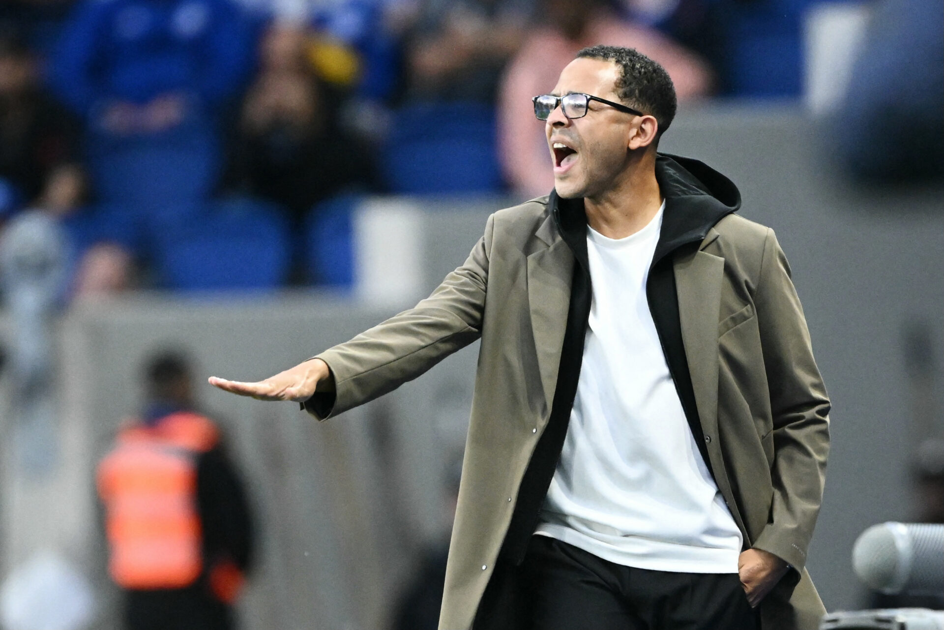 Fabrizio Romano gives Liam Rosenior and Chelsea update after key ...